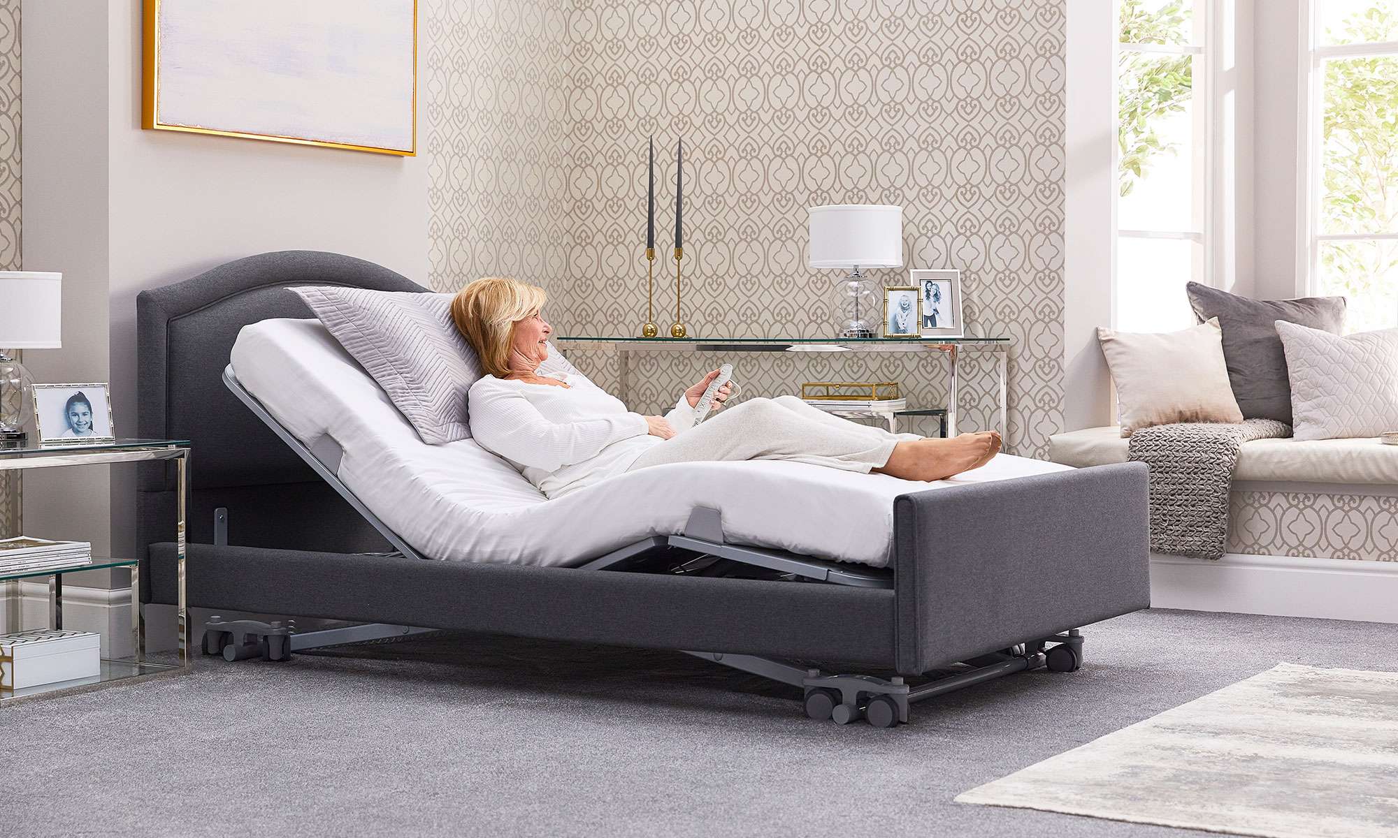 'Solo Comfort' Electric Reclining Mobility Bed - Vivid Care