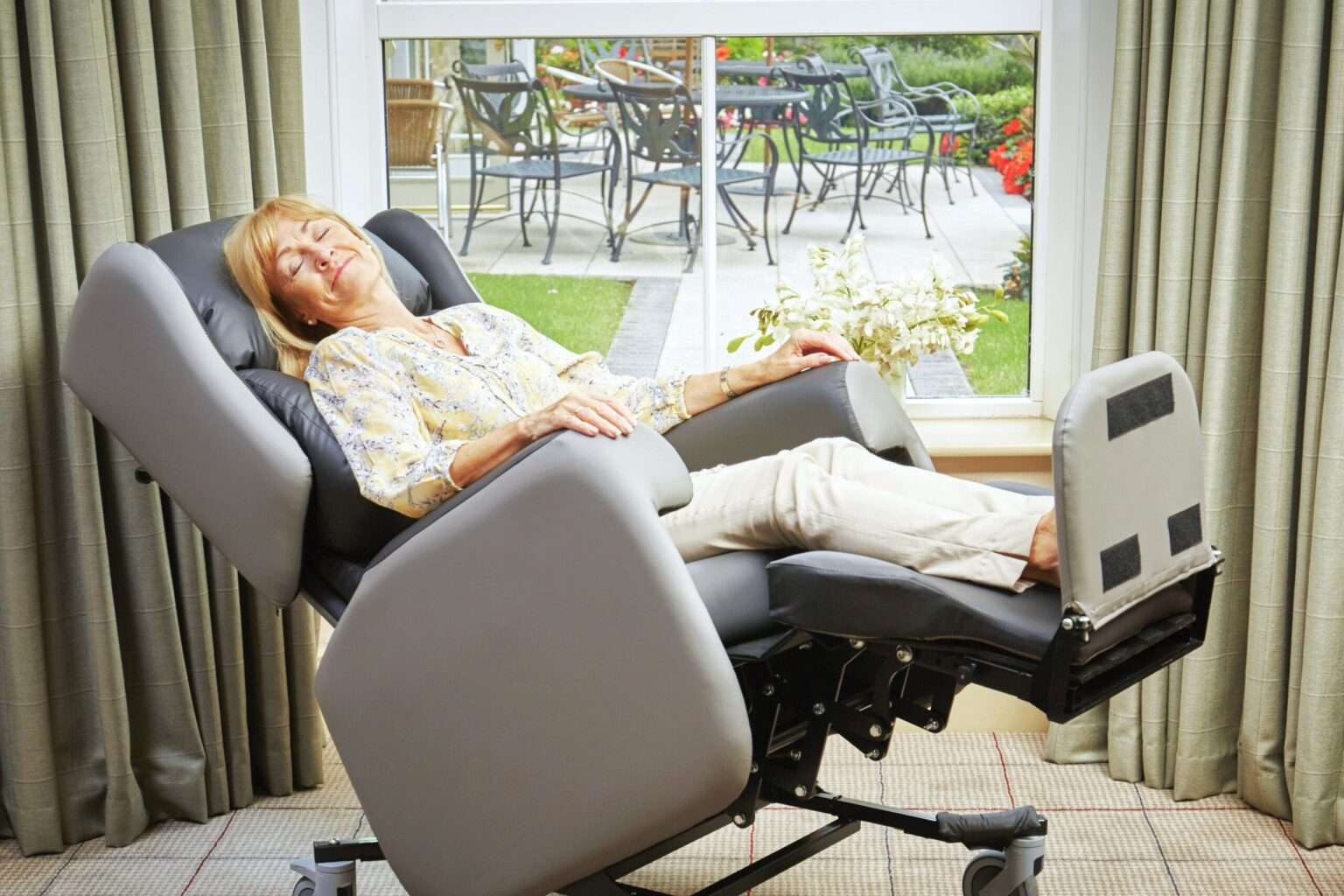 The Best Chairs After Spinal Surgery for Hospitals - Vivid Care