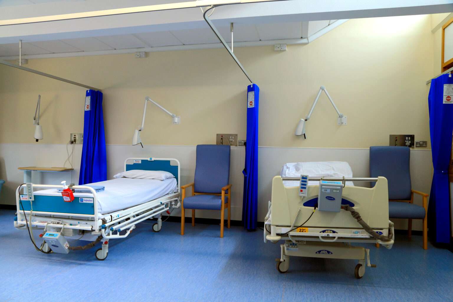Best High Back Chairs for Hospital Wards - Vivid Care
