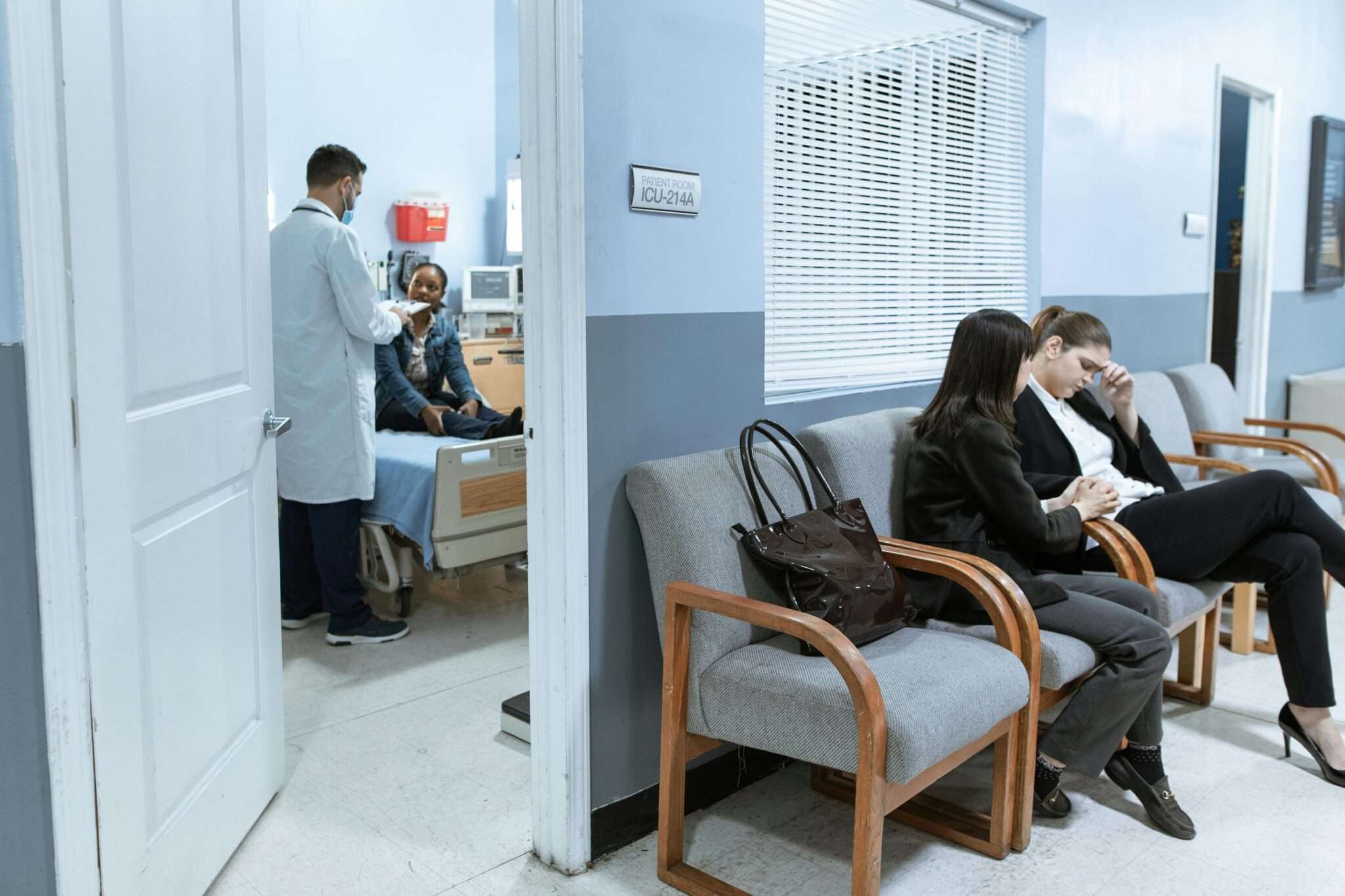Best High Back Chairs for Hospital Wards - Vivid Care